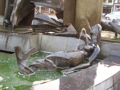 Funny Stuff: Creative And Unique Funny Fountains In Diffrent Places