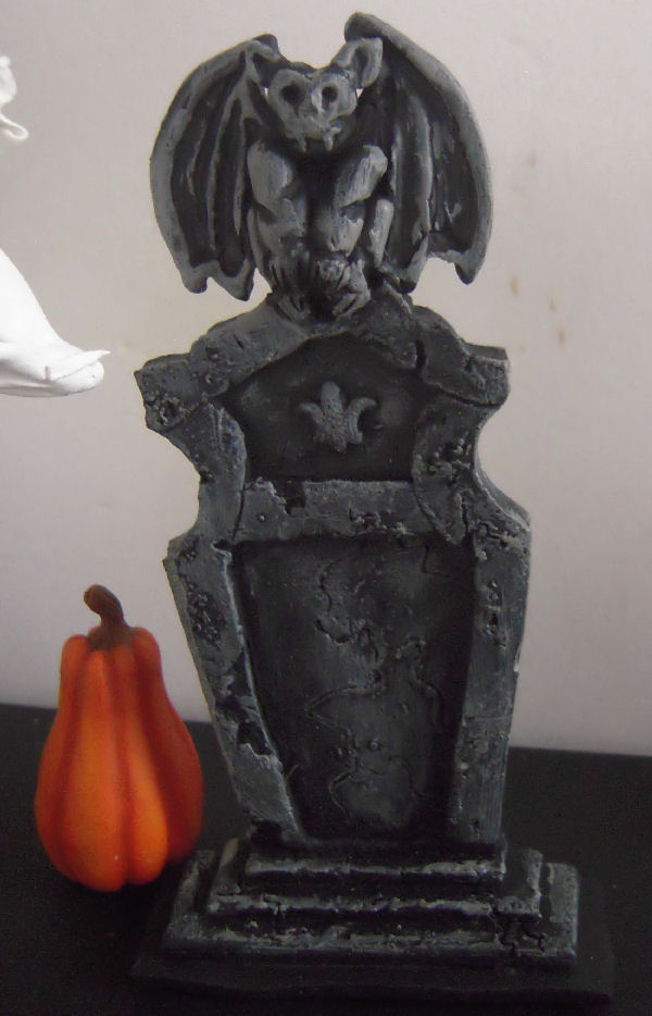 Dollhouse Mini's by Dfly Creations: Tombstones