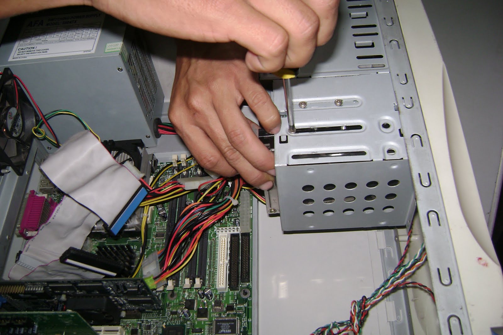 Desarmado y Armado de un CPU