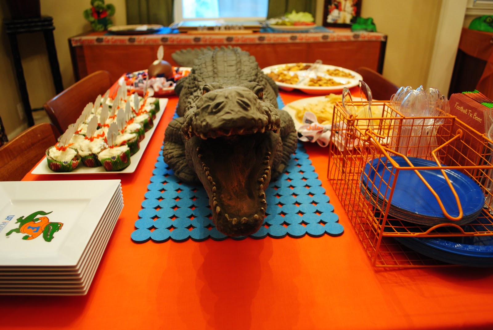 Forever The Hostess: GO GATORS!