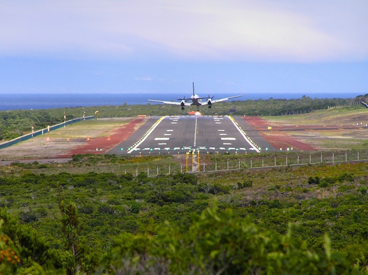 NOTÍCIAS SOBRE AVIAÇÃO: Aeroporto do Pico, nos Açores, recebe primeiro ...