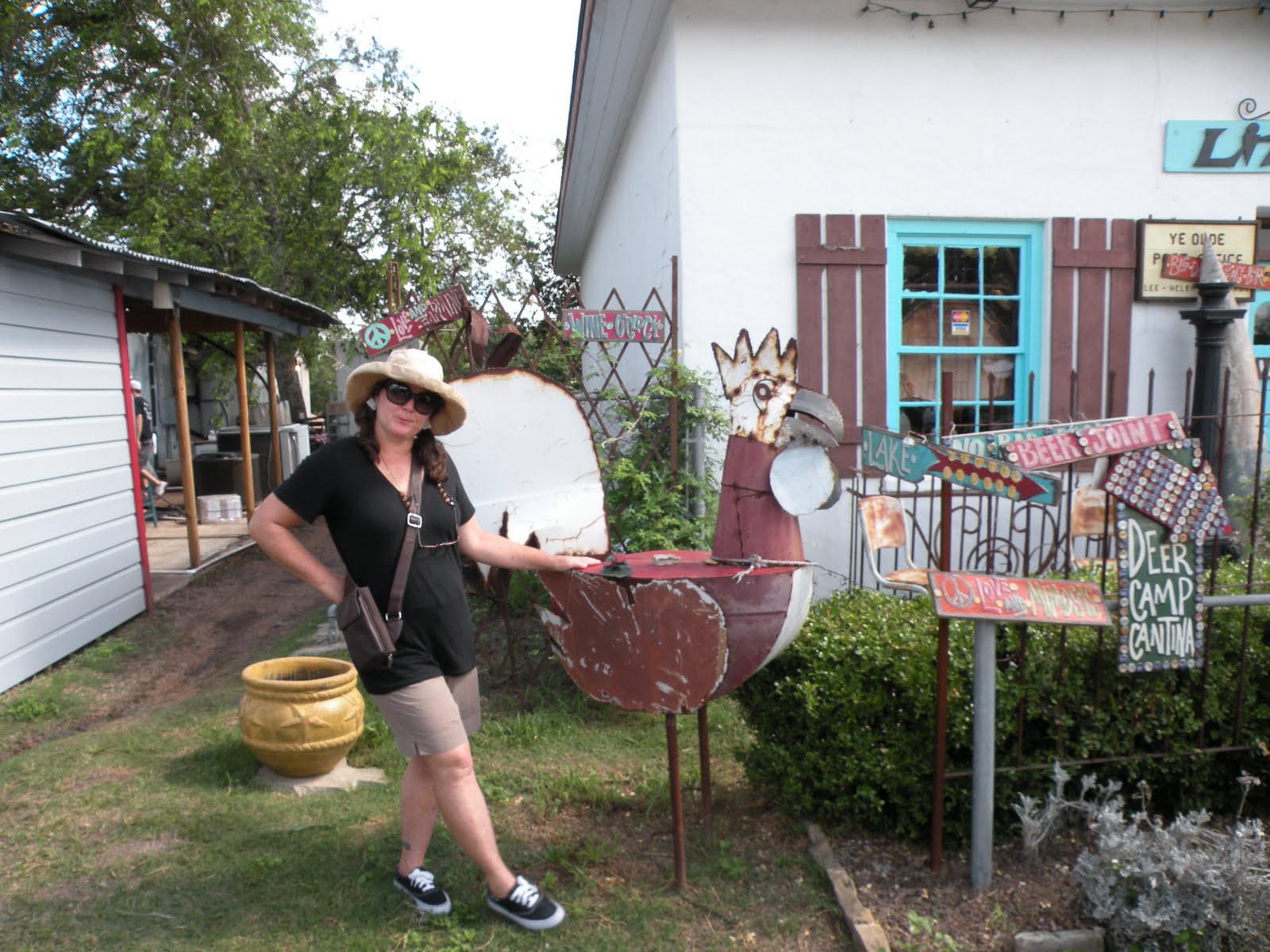 Second Hand Chicks: Round Top Round Up