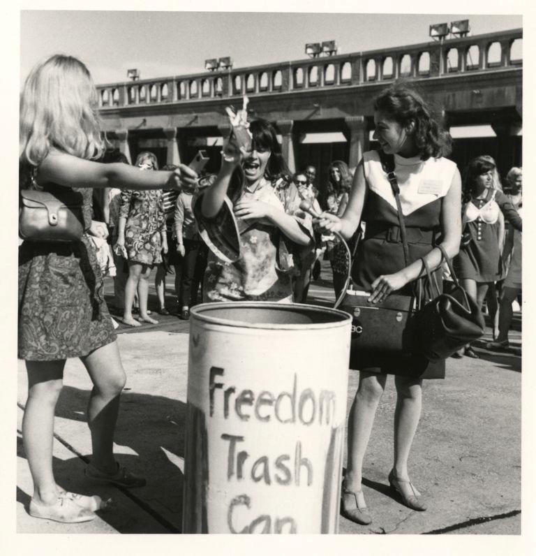 O Movimento Feminista O Movimento Feminista No Mundo