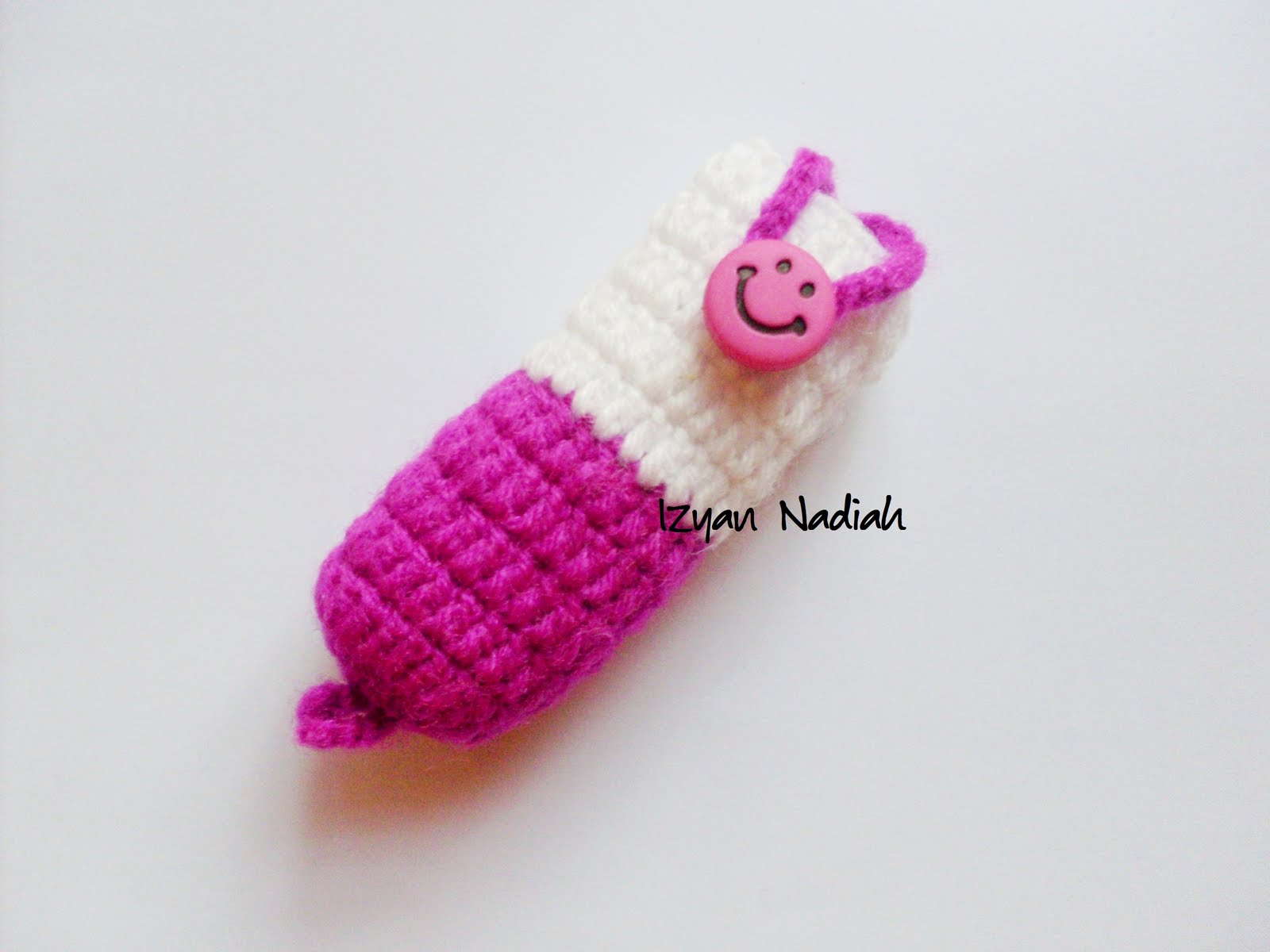 Izyan Nadiah: Pen drive case crocheted