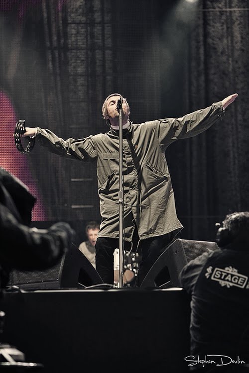 BURNAGEBYBURNAGE: Oasis bajo el lente de Stephen Devlin