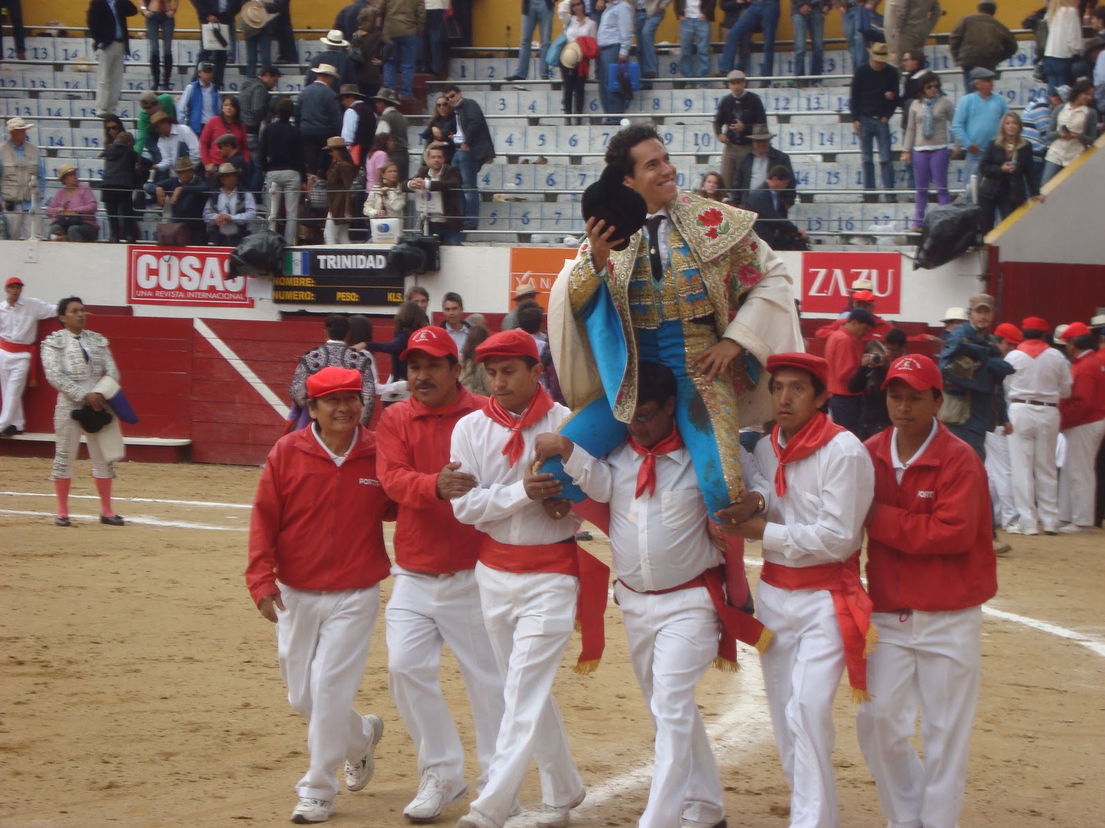 Del toro al infinito: QUITO: GRAN TRIUNFO DE DAVID SILVETI CON NOVILLOS ...