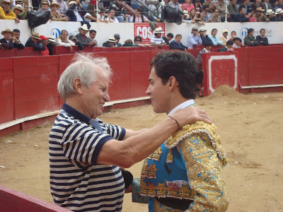 Del toro al infinito: QUITO: GRAN TRIUNFO DE DAVID SILVETI CON NOVILLOS ...