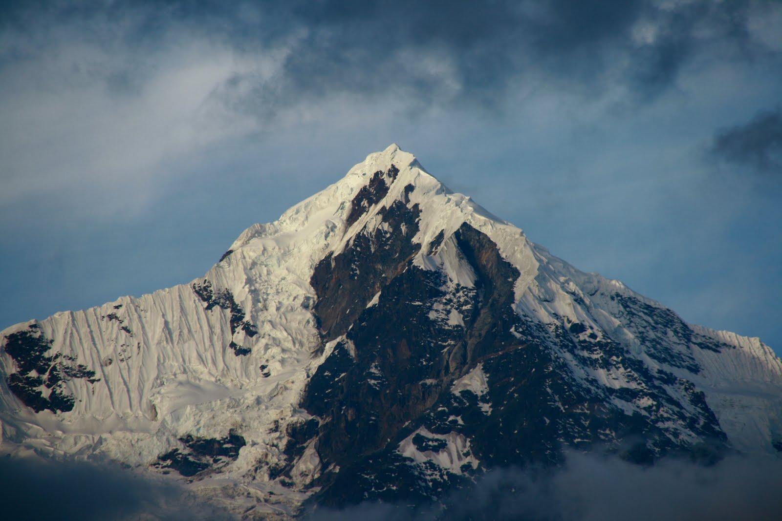 Pachamama: Nevado Veronica - 5893msnm