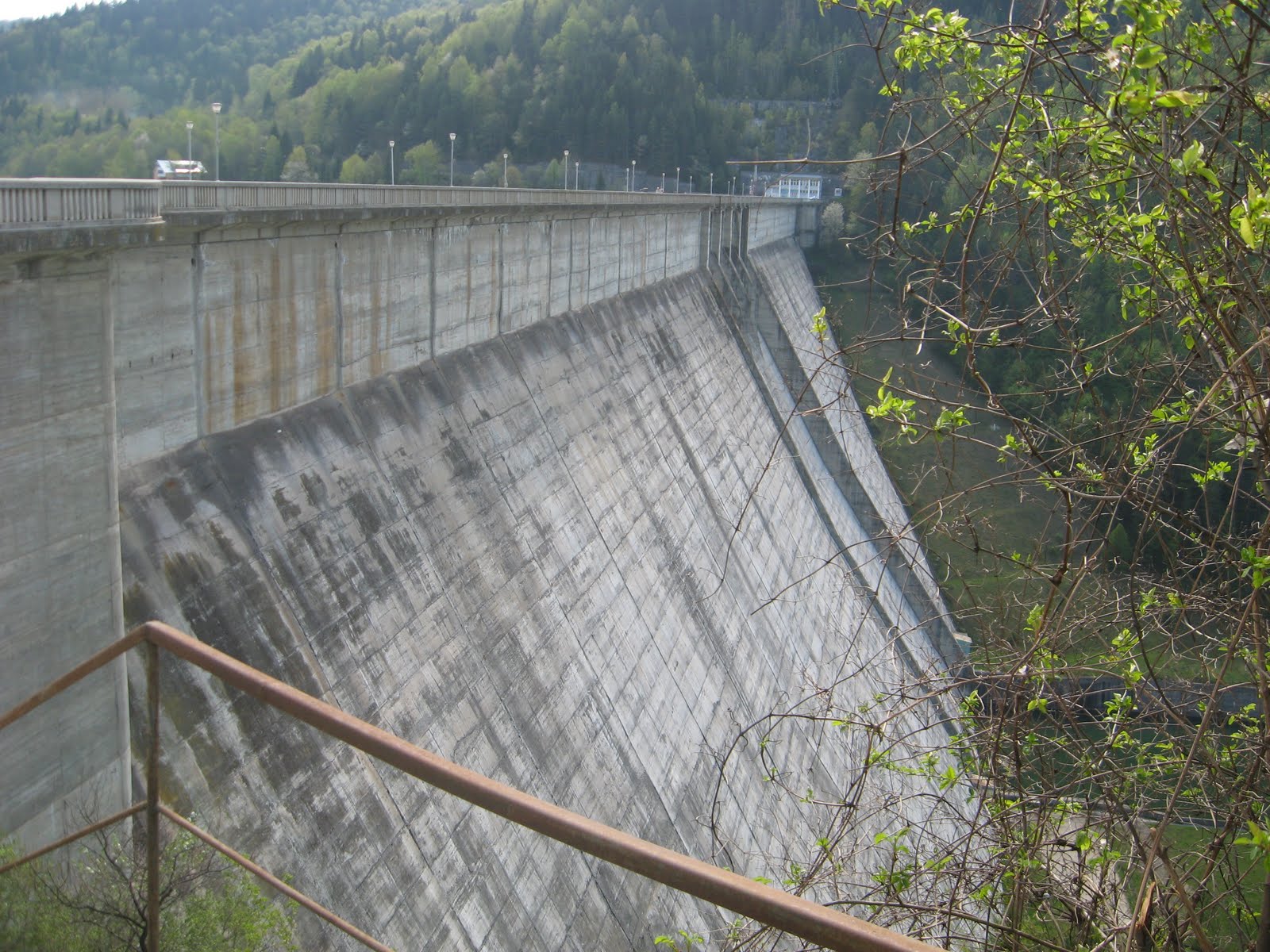 Calatorul: Barajul de la Bicaz