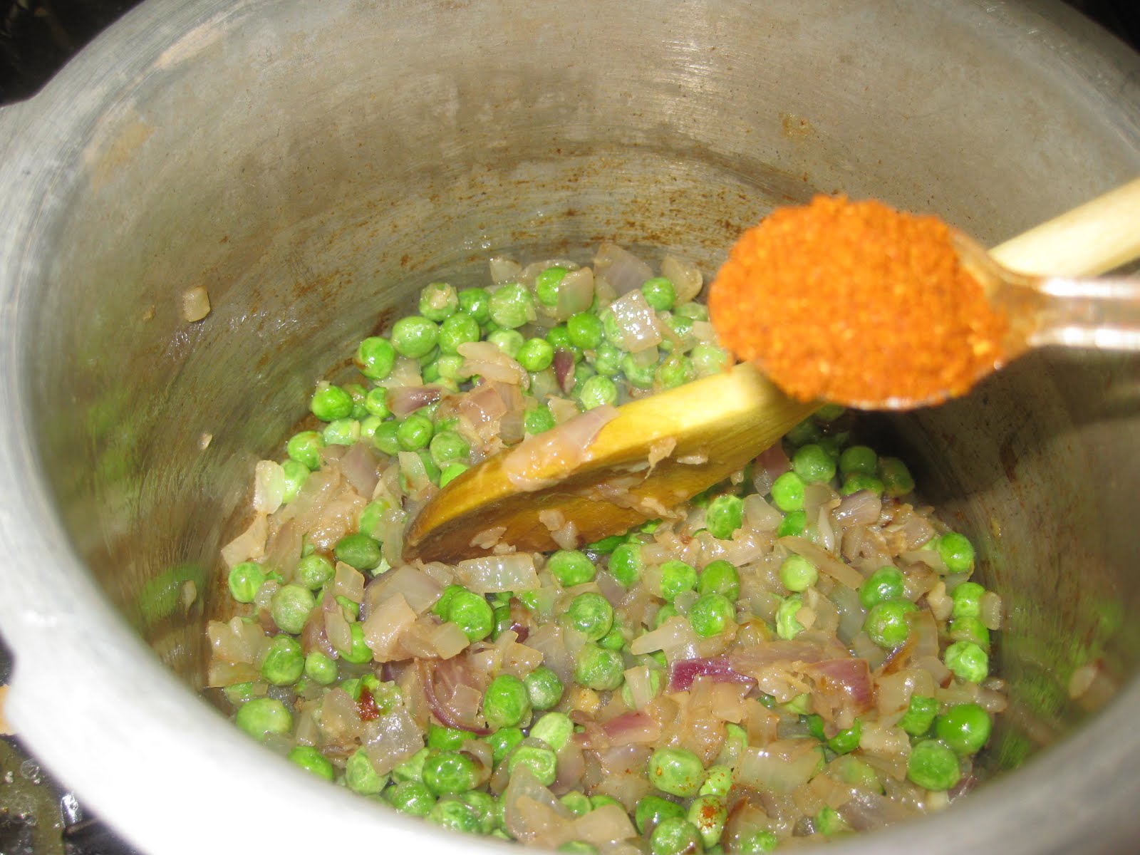 Divya's Recipes: Green Peas Masala Curry / Matar Masala