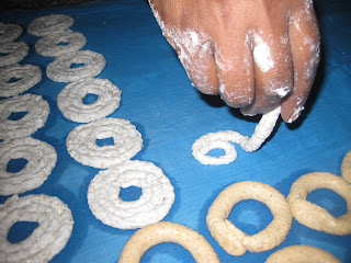 Divya's Recipes: Sakinalu / Chakinalu /Chuppulu or Chekkilalu (Rice ...