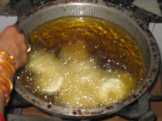 Divya's Recipes: Sakinalu / Chakinalu /Chuppulu or Chekkilalu (Rice ...