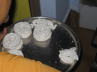 Divya's Recipes: Sakinalu / Chakinalu /Chuppulu or Chekkilalu (Rice ...