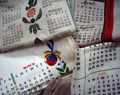 She Can't Decide: Vintage Linen Calendars