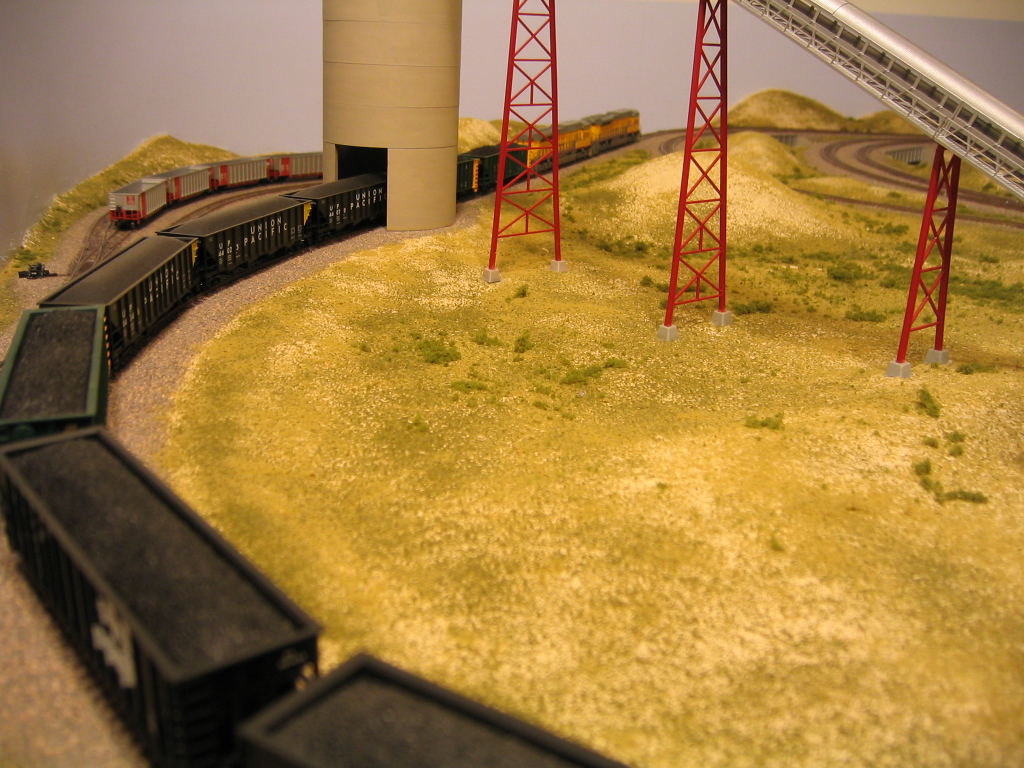 N Scale Addiction: My First Complete N Scale Model Railroad