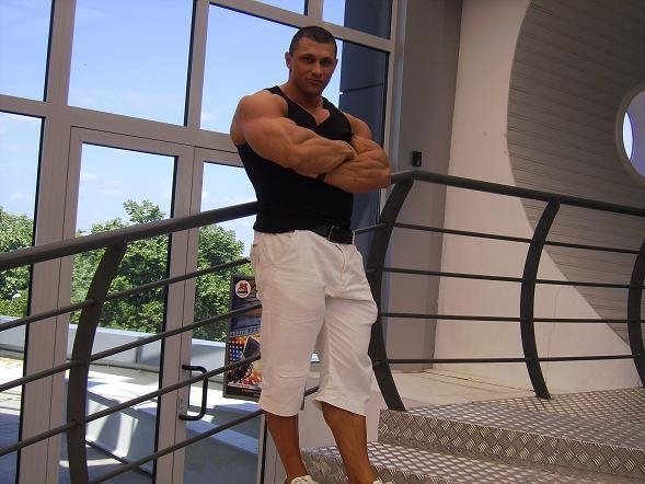 LA PERFECTION FAITE HOMME: IANA IONUT (YUMMI COSMIN) 03/07