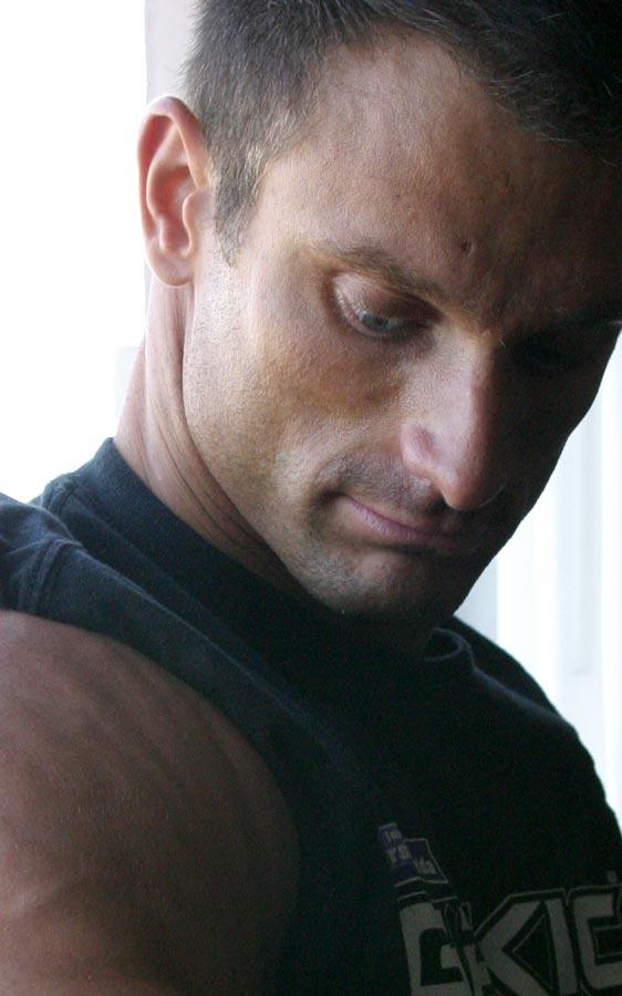 LA PERFECTION FAITE HOMME: DAN DECKER 02/09