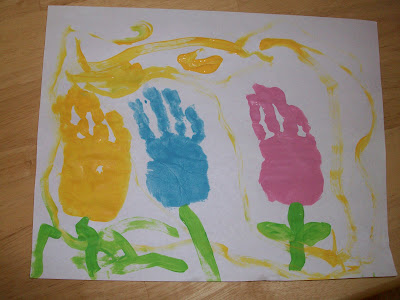 Mommy Guru: Handprint Tulips
