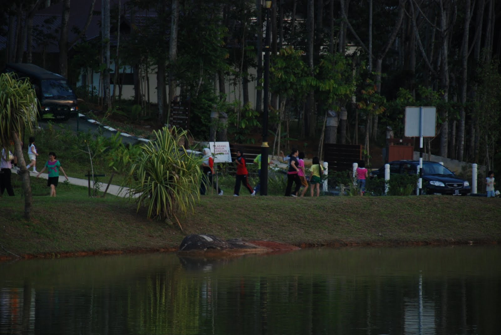 MuDeSelaLu: Ape Yang Menarik di HUTAN BANDAR KULAI....JOHOR