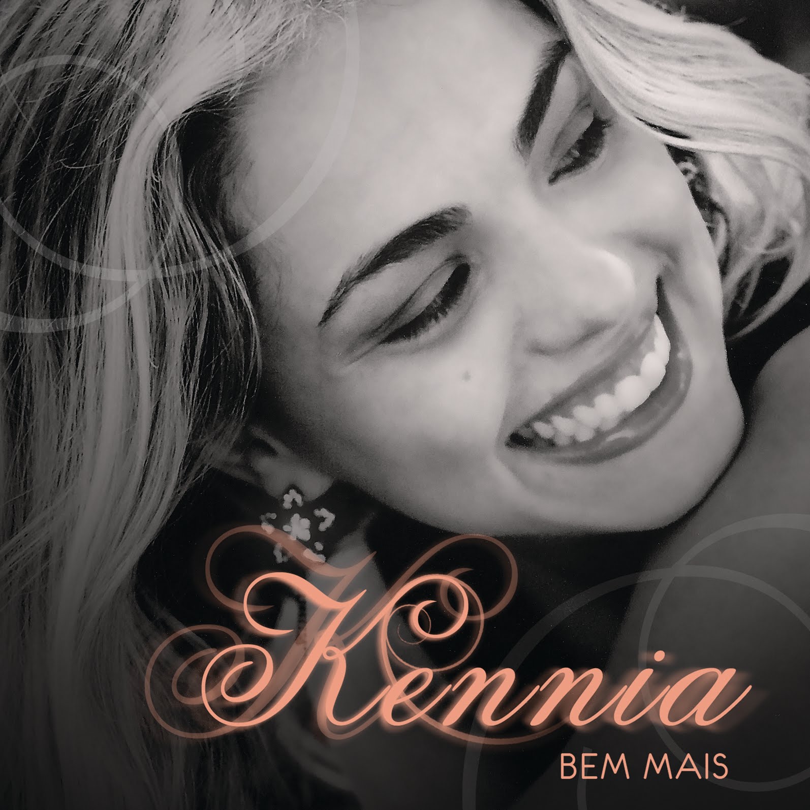 Estação Cultural de Caratinga: Kennia Anuncia Show e Lança CD Neste Sábado