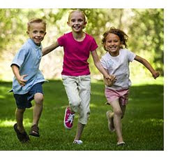 Brilhar é aprender a cada segundo: Ser criança é correr para os braços ...