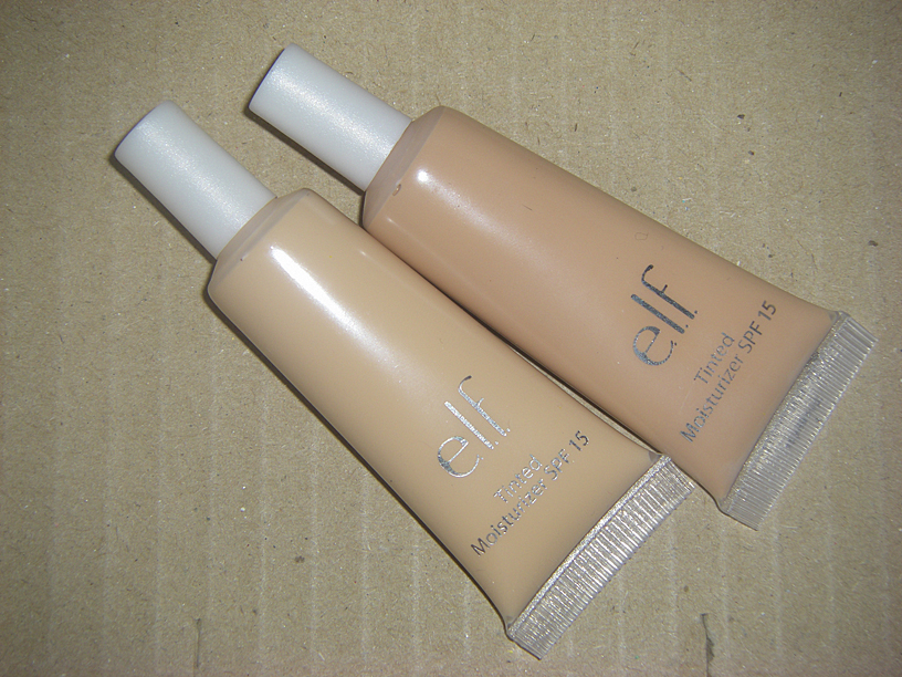 Violet Junkie: E.L.F Shielding Hydro-Tint SPF 15 - Ivory & Light Beige
