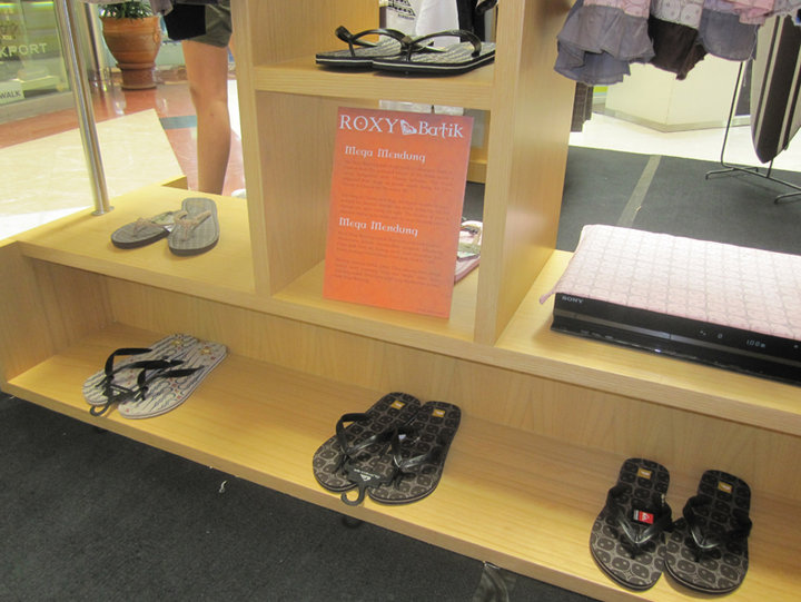 ROXY New Batik collection and Breast Cancer Awareness Month - Two ...