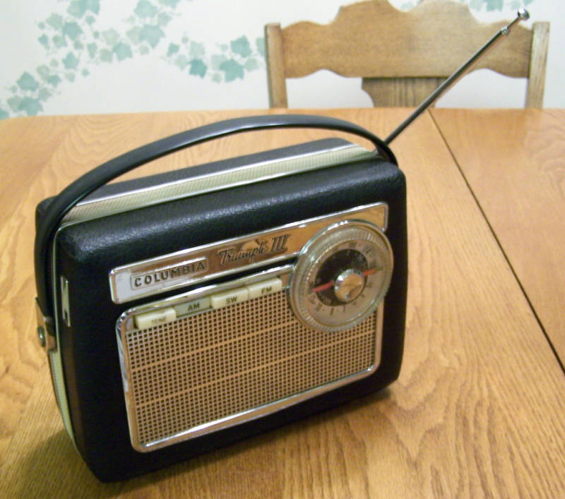 Mikes Old Radios: Triumph III