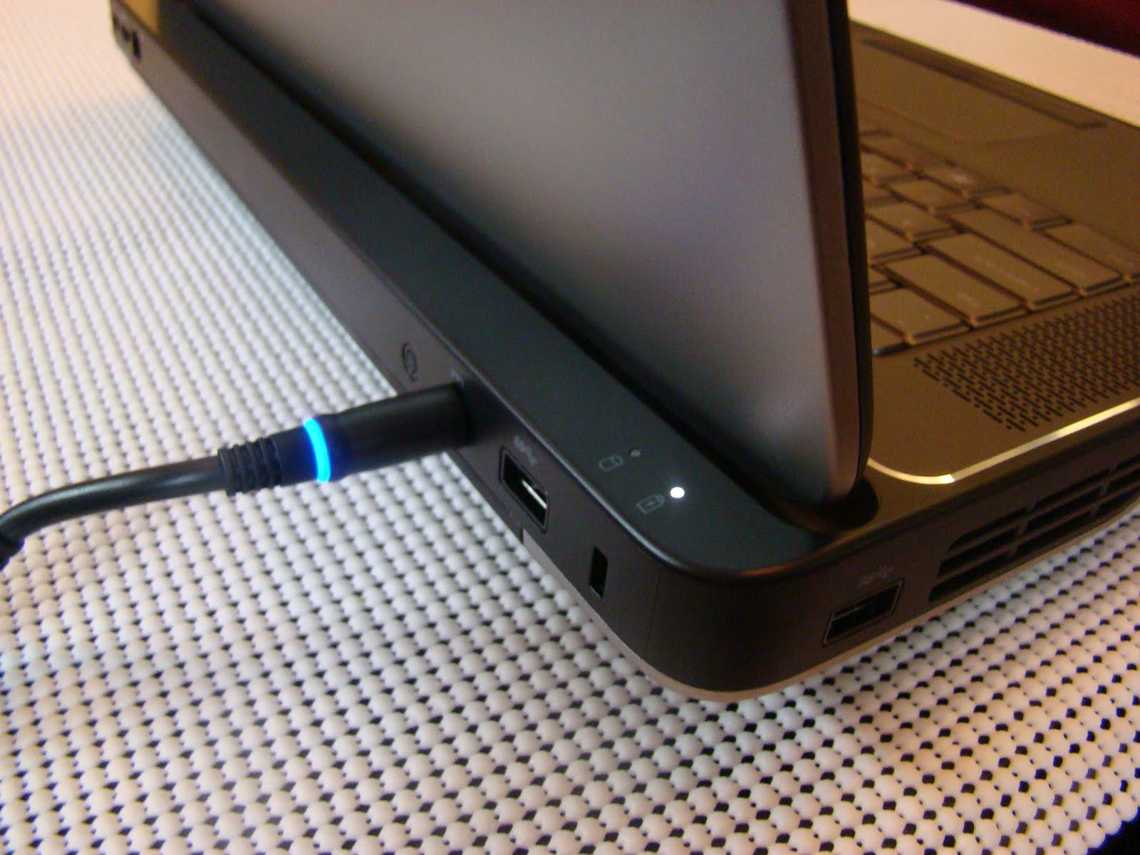 Chút cảm nhận về DELL XPS L501X (XPS 15) - VozForums