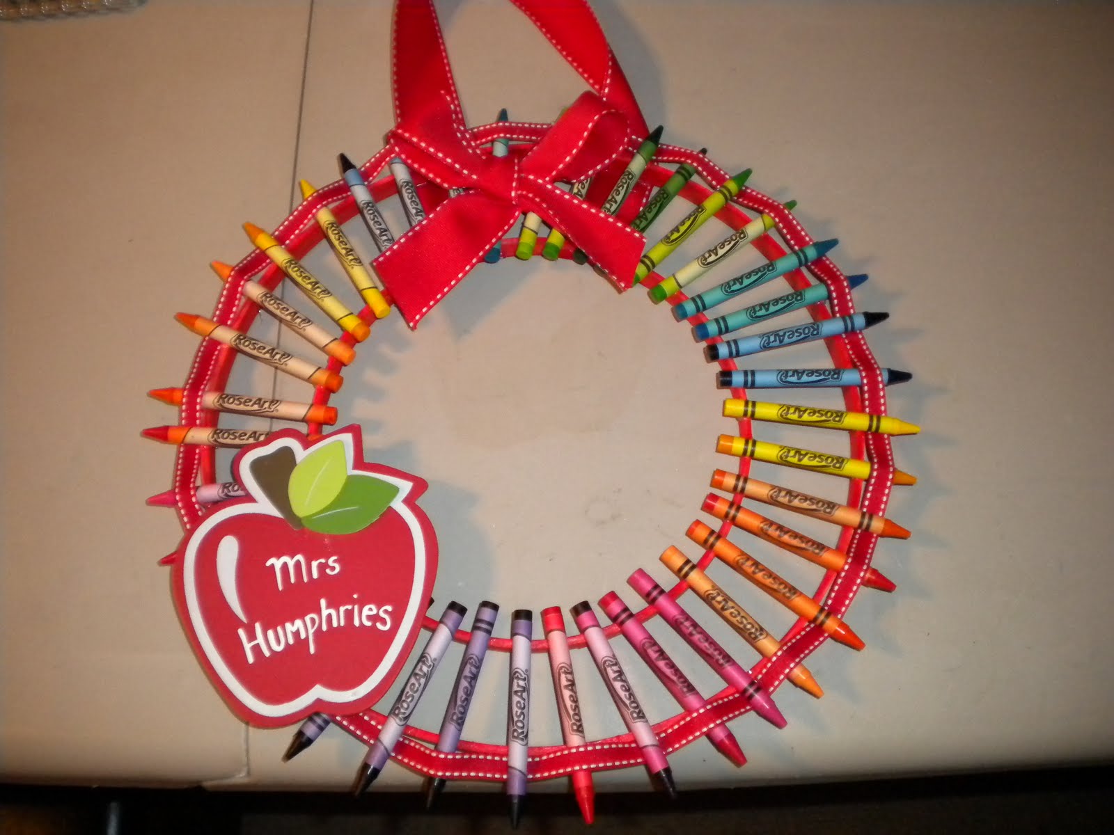 Jean's Crafty Corner: Crayon Wreath
