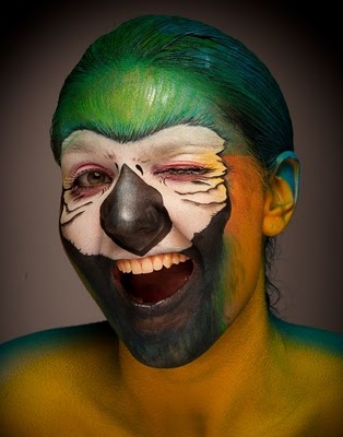 Kiwi's Angels: Parrot body painting