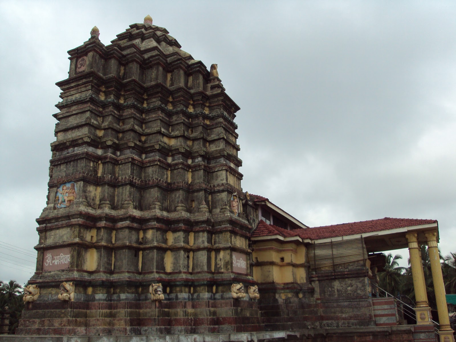 Coastal Konkan - Forts, Temples, exotic beaches