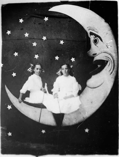 Philosophy of Science Portal: "It's Only A Paper Moon"