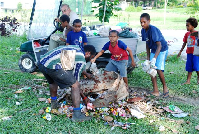 Malum Nalu: Madang children clean up town on World Environment Day