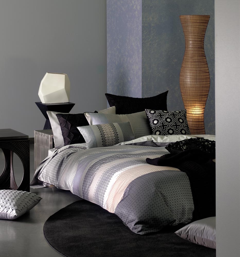 Linen House SA: March 2010