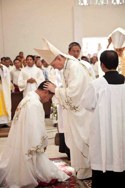 CAGAYAN DE ORO CHRONICLES: BISHOP JOE CABANTAN: MINDANEWS ARTICLE