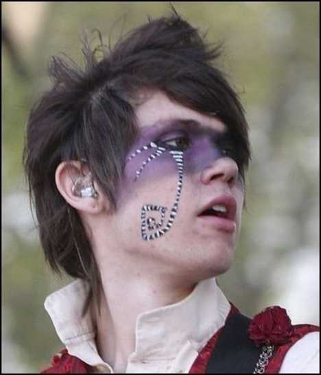 Chatorism _(┐「ε:)_♡: the story about Ryan Ross