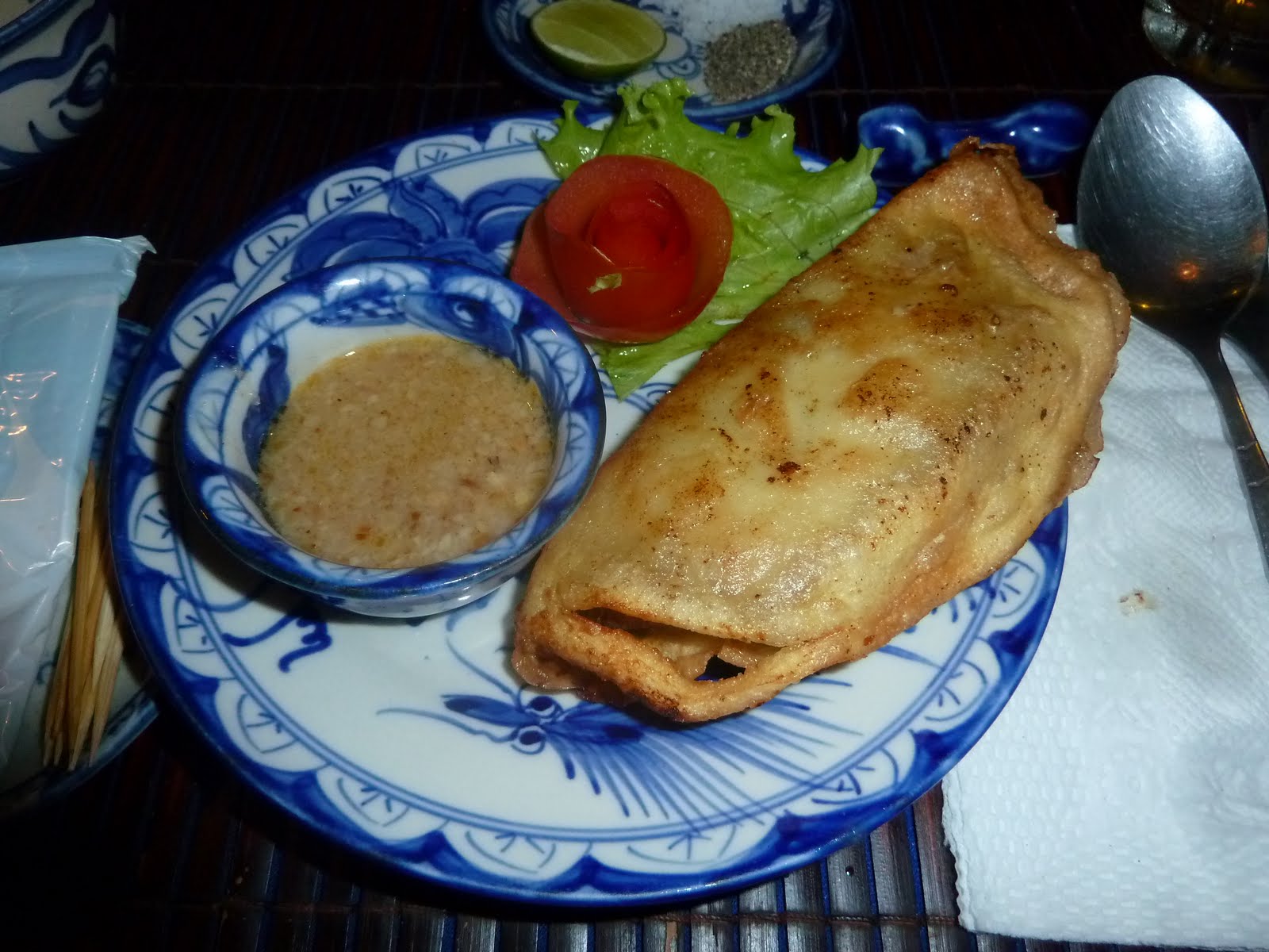 Mhairi in Vietnam: Eight course dinner in restaurant - Hue