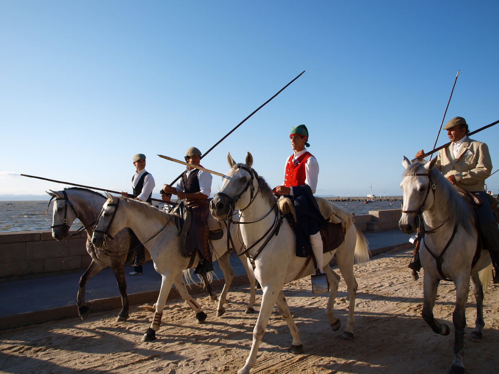 Viver Alcochete: Festas do Barrete Verde e das Salinas