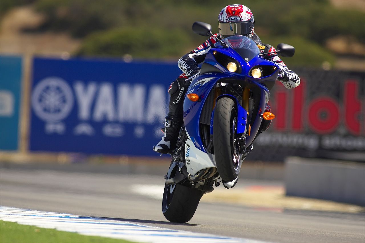 Top Motorcycle Wallpapers 2010 Yamaha YZF R1 Official Pictures Top Motorcycle Wallpapers 2010 Yamaha YZF R1 Official Pictures