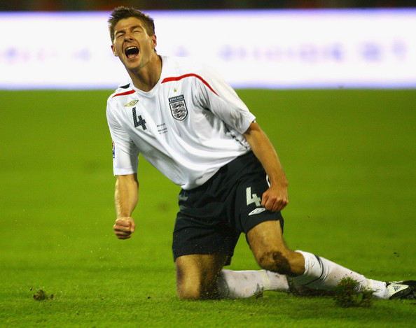 SOCCER PLAYERS WALLPAPER: Steven Gerrard World Cup 2010 Football Pictures