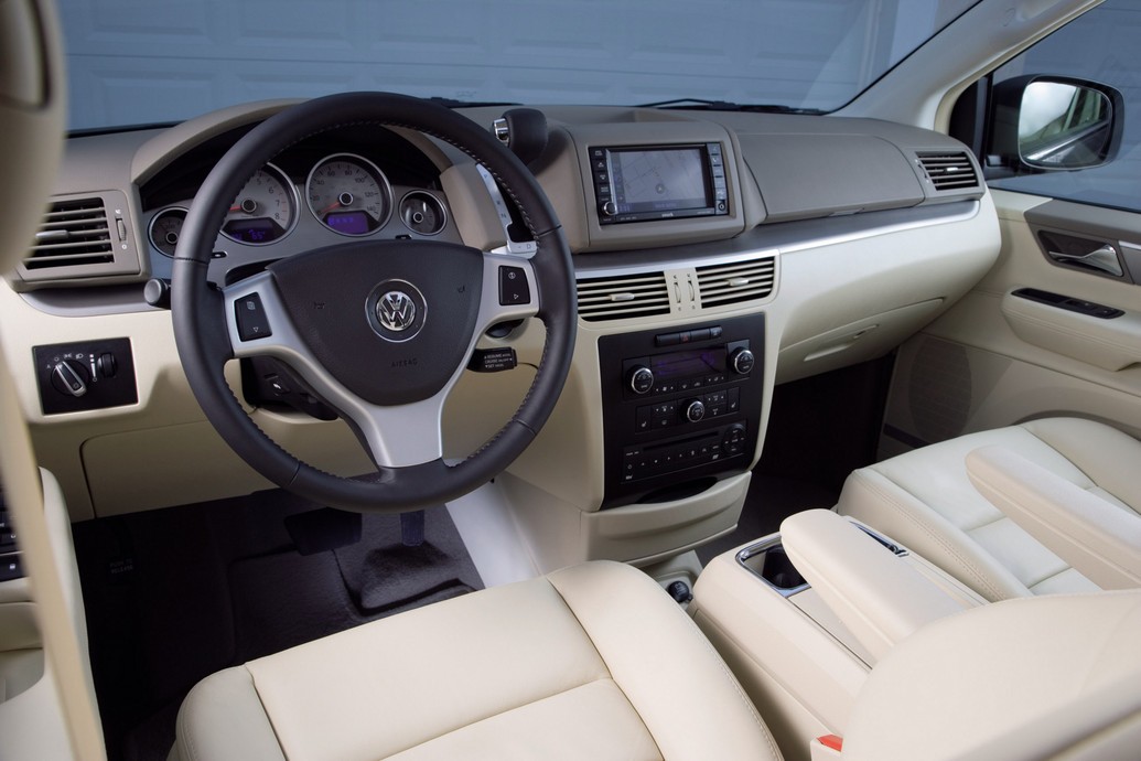 Hybrid Cars Gallery: 2010 Volkswagen Routan Road Test