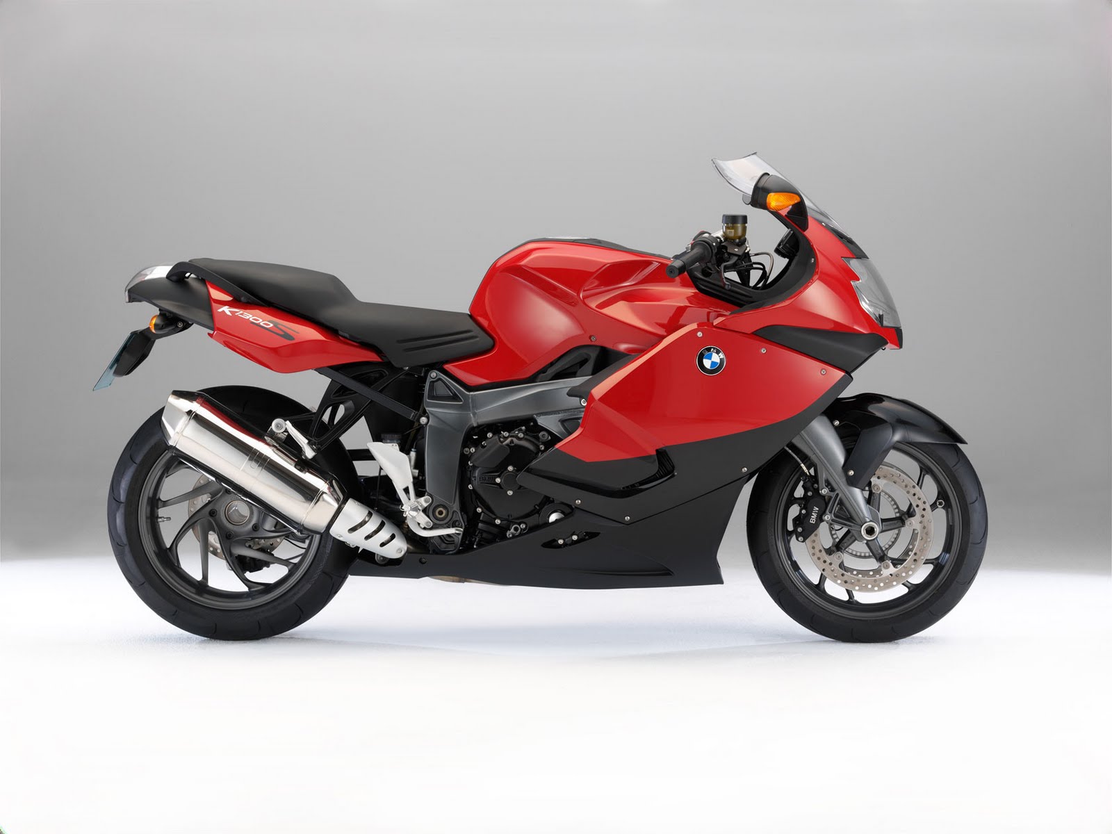 2011 BMW K1300S Photo Gallery | Autos Motorracing