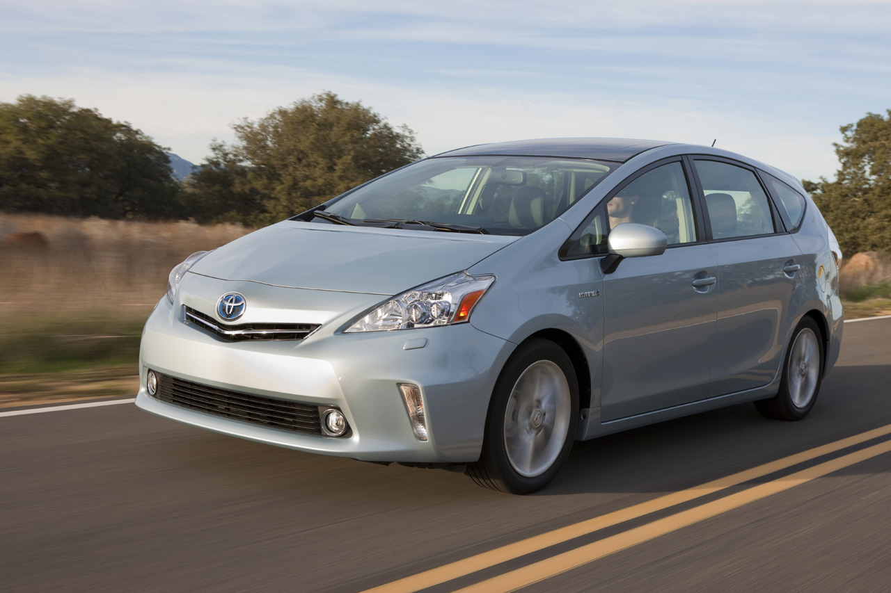 Car Trend Magazine: 2012 Toyota Prius V Photo Gallery