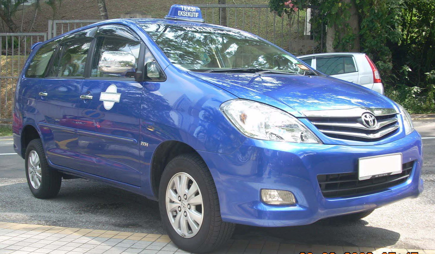 Executive Taxi, Van & Limo Services: Toyota Innova