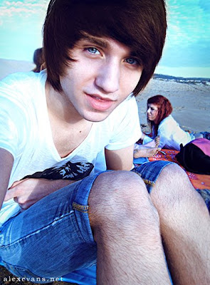 Emo Boys Kissing Pictures Videos: Emo Boy Alex Evans Biography and Pictures