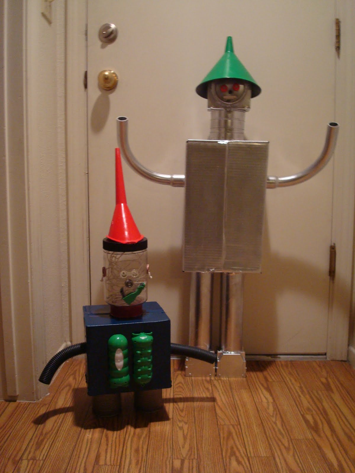 Nifty Thrifty & Thriving: Ring Toss Robot