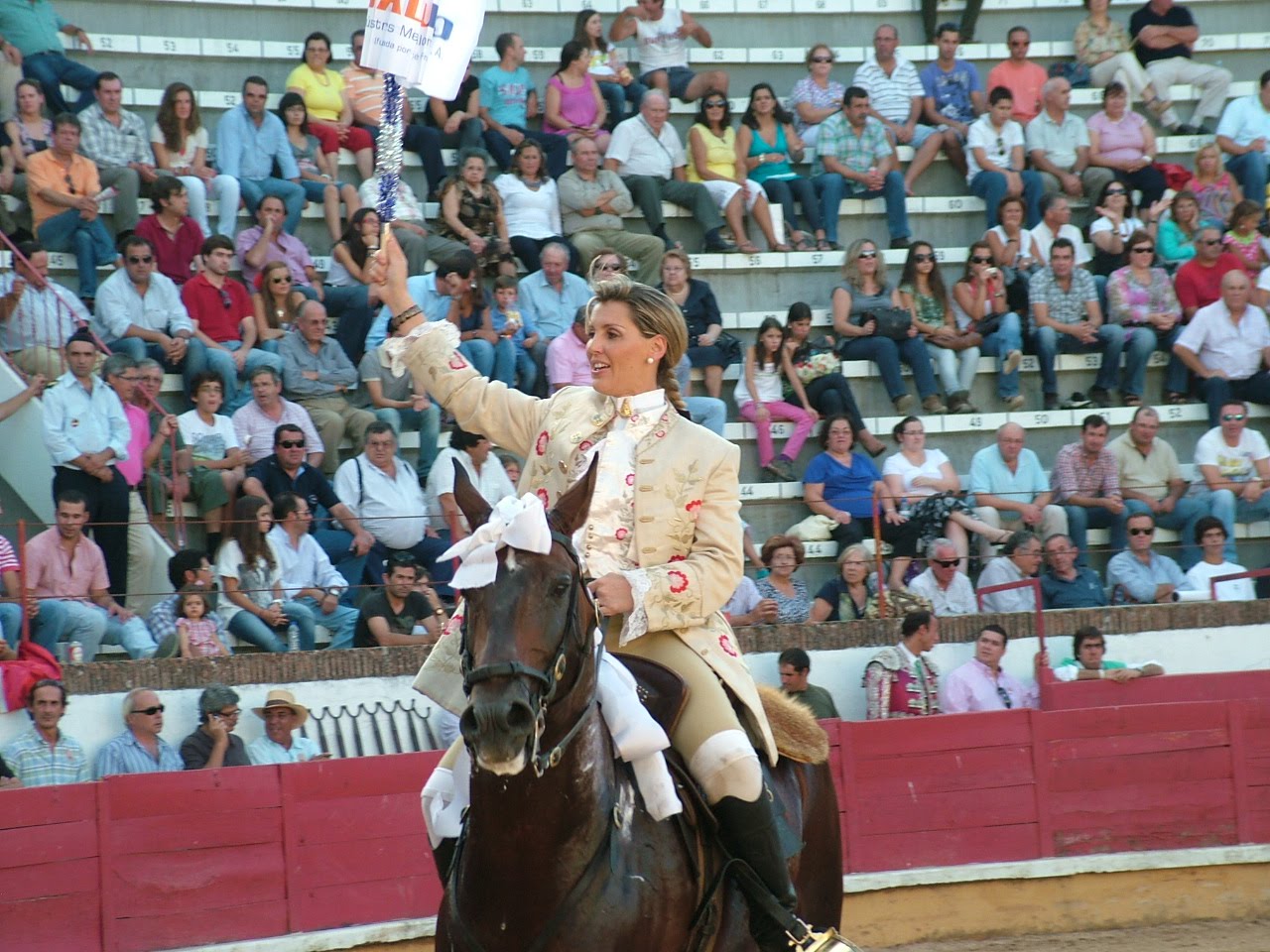 Diário Taurino: Afinal, Paulo Pessoa continua com Ana Batista