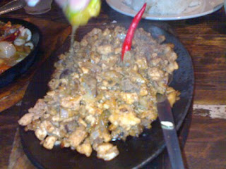 At the tip of my tongue (a filipino's food blog): At Ikabud Clark...