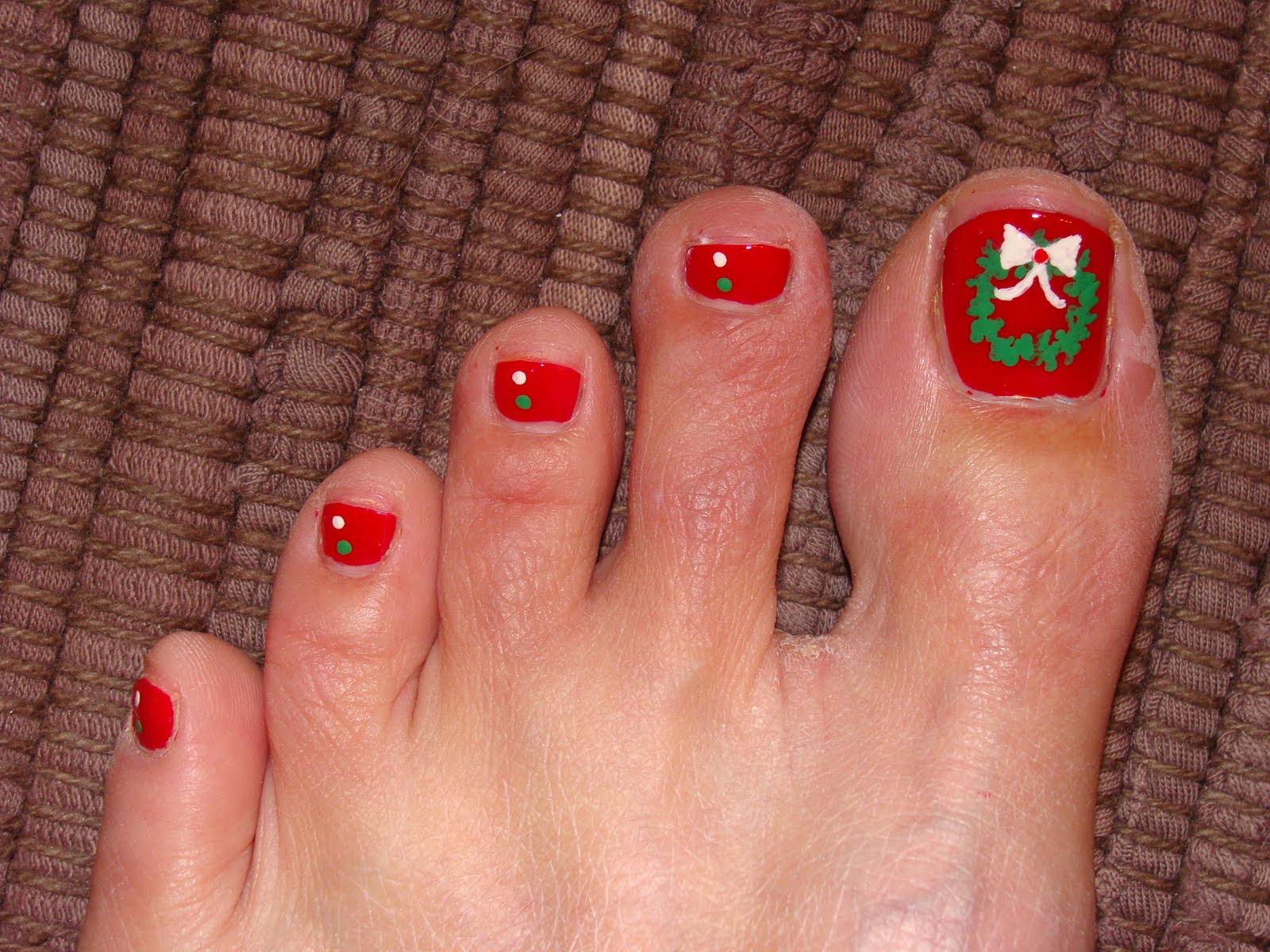 ToeTats: Christmas Toes